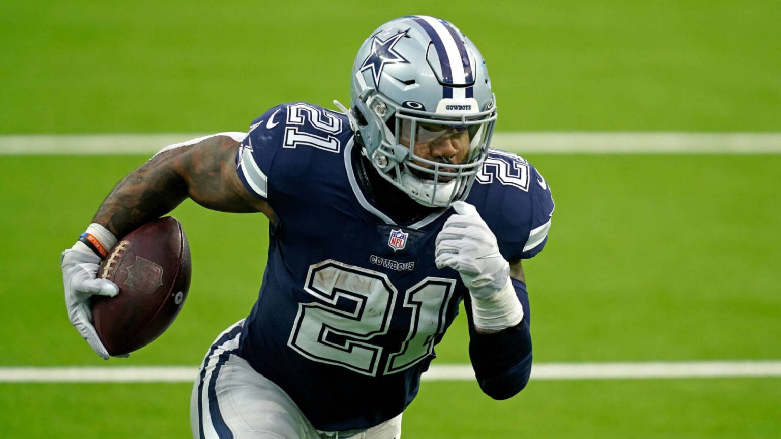 New England Patriots signed RB Ezekiel Elliott