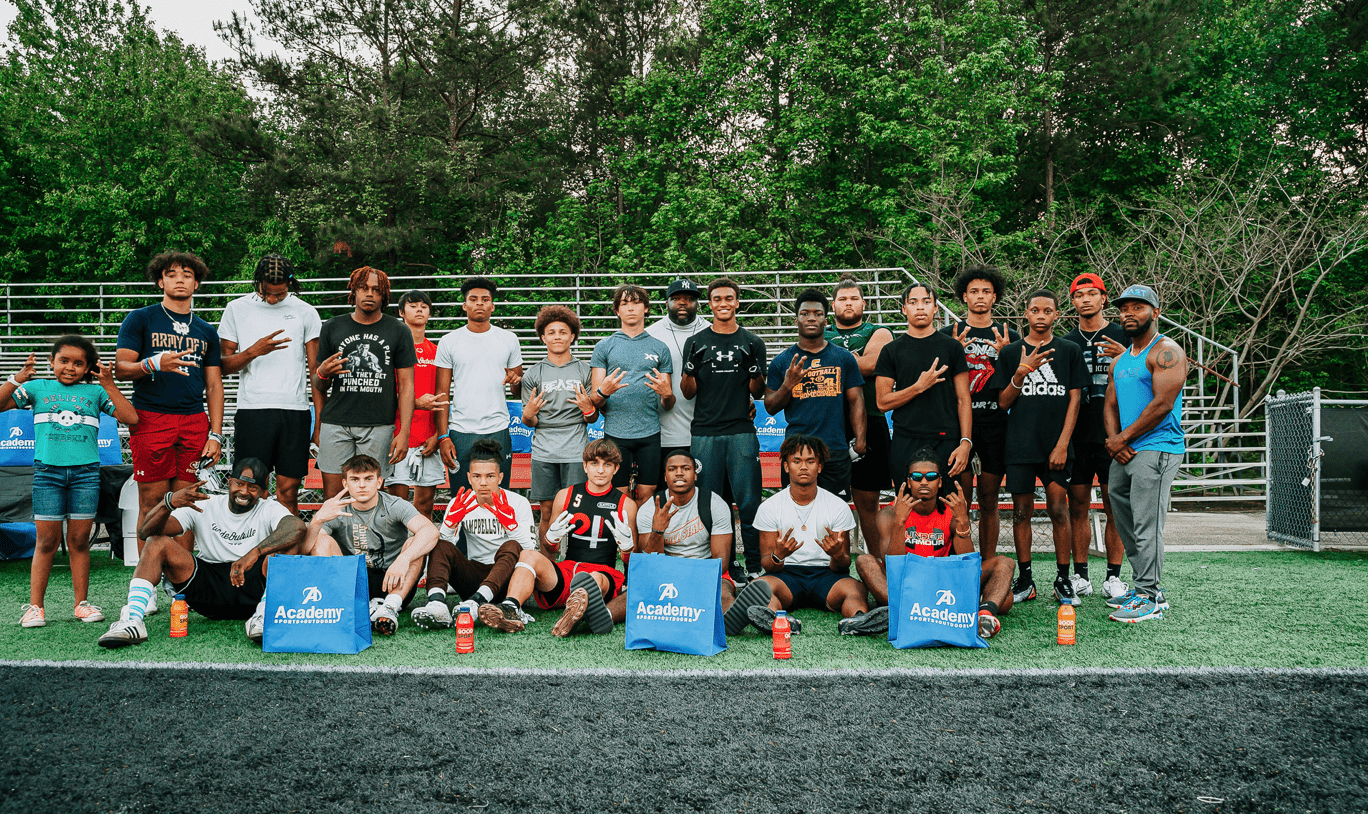 NFL Prospect Justin Hall gives back to this high school before the Draft