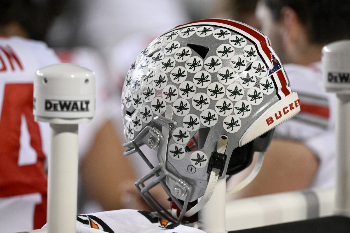 Former Ohio State football star dead after battle with cancer