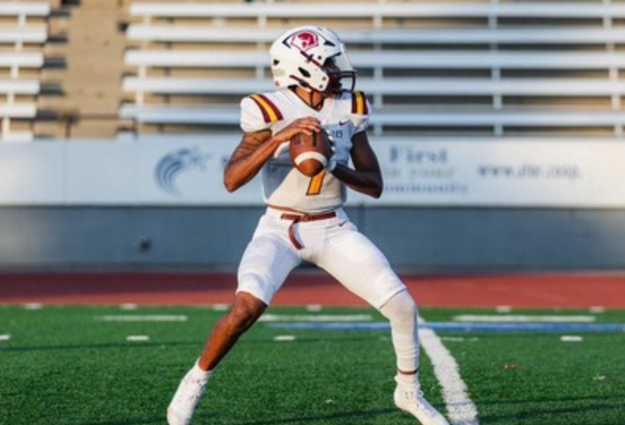 Meet 2025 NFL Draft Prospect Javonte Howard, QB, Charleston