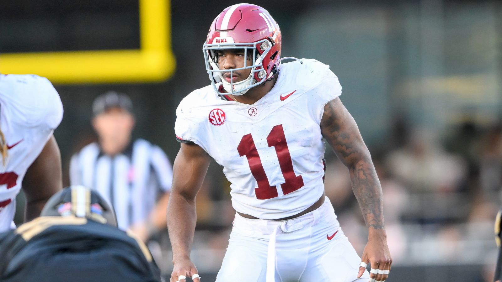 What are the Key Attributes for MIKE and WILL Linebackers?